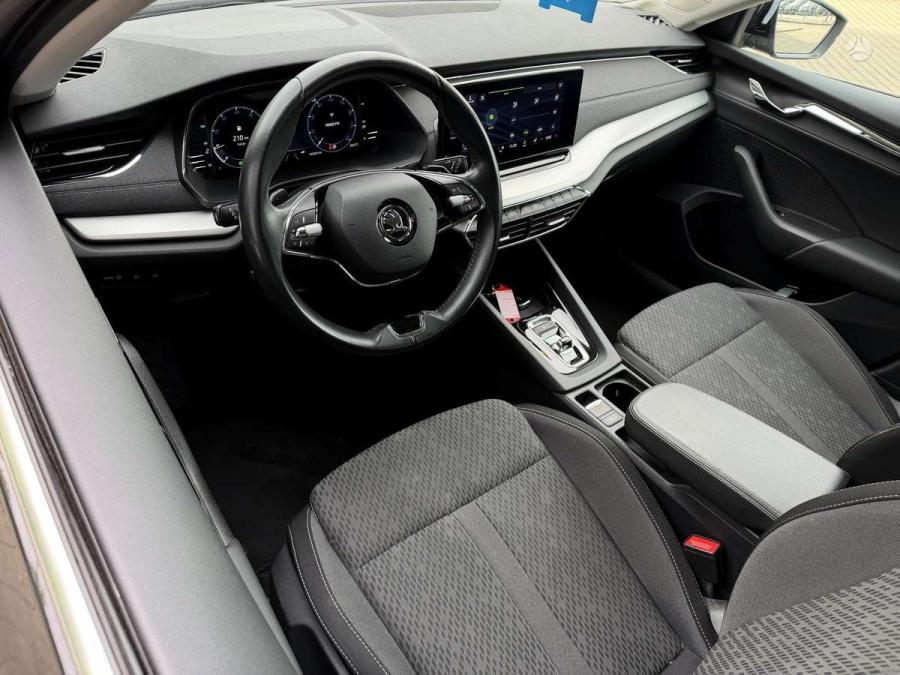 Black Skoda Octavia 2023 in Kaunas, with an engine capacity of 1.50 L and mileage of 189 thousand km for 15900 €, photo 8 on AUTOMOTO.COM.LV