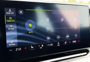 Black Skoda Octavia 2023 in Kaunas, with an engine capacity of 1.50 L and mileage of 189 thousand km for 15900 €, photo 12 on AUTOMOTO.COM.LV