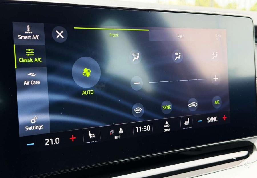 Black Skoda Octavia 2023 in Kaunas, with an engine capacity of 1.50 L and mileage of 189 thousand km for 15900 €, photo 12 on AUTOMOTO.COM.LV