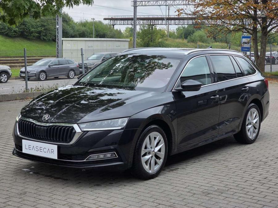Black Skoda Octavia 2023 in Vilnius, with an engine capacity of 1.97 L and mileage of 135 thousand km for 18300 €, photo 1 on AUTOMOTO.COM.LV