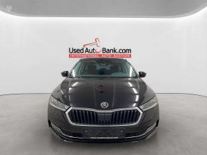 Black Skoda Octavia 2023 in Marijampole, with an engine capacity of 1.00 L and mileage of 212 thousand km for 11495 €, photo 3 on AUTOMOTO.COM.LV