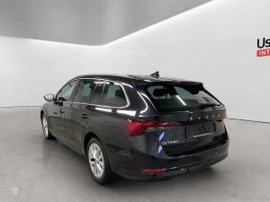 Black Skoda Octavia 2023 in Marijampole, with an engine capacity of 1.00 L and mileage of 212 thousand km for 11495 €, photo 7 on AUTOMOTO.COM.LV