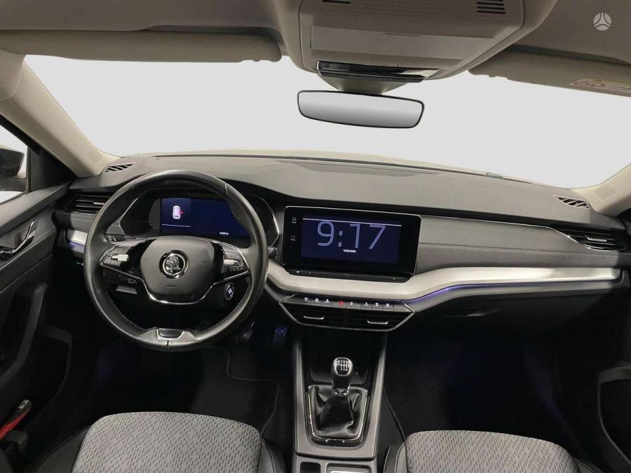 Black Skoda Octavia 2023 in Marijampole, with an engine capacity of 1.00 L and mileage of 212 thousand km for 11495 €, photo 9 on AUTOMOTO.COM.LV