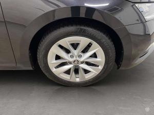 Black Skoda Octavia 2023 in Marijampole, with an engine capacity of 1.00 L and mileage of 212 thousand km for 11495 €, photo 17 on AUTOMOTO.COM.LV