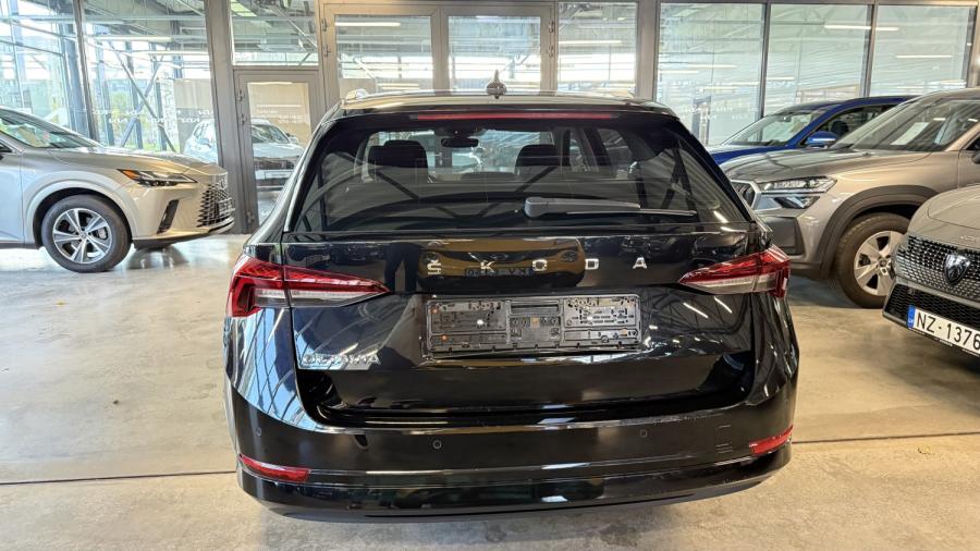Melns Skoda Octavia 2023 Rīga, ar dzinēja tilpumu 2.00 L un nobraukumu 129 tūkst. km par 13900 €, foto 4 vietnē AUTOMOTO.COM.LV