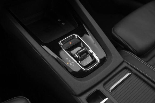 Melns Skoda Octavia 2023 Viļņa, ar dzinēja tilpumu 2.00 L un nobraukumu 149 tūkst. km par 24850 €, foto 9 vietnē AUTOMOTO.COM.LV