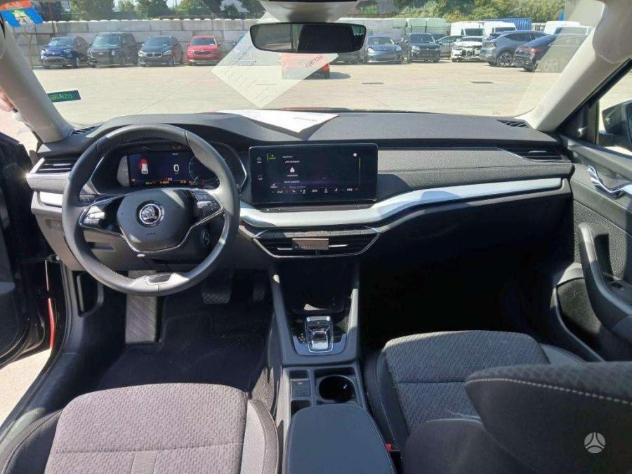 Black Skoda Octavia 2024 in Vilnius, with an engine capacity of 1.50 L and mileage of 90 thousand km for 15800 €, photo 9 on AUTOMOTO.COM.LV