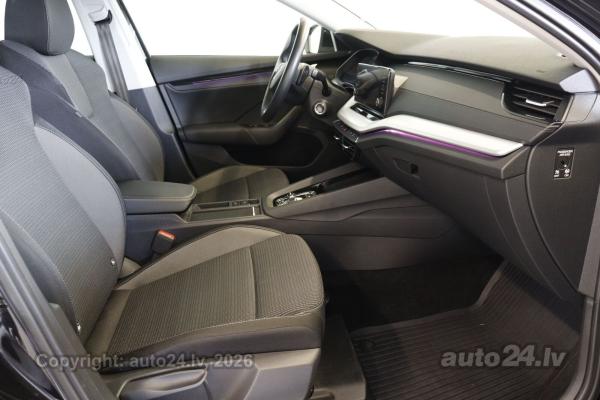 Melns Skoda Octavia 2024 Tallina, ar dzinēja tilpumu 1.00 L un nobraukumu 71 tūkst. km par 19990 €, foto 6 vietnē AUTOMOTO.COM.LV
