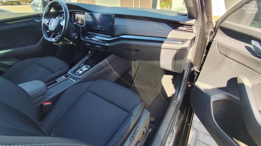 Melns Skoda Octavia 2024 Ramučiai, ar dzinēja tilpumu 2.00 L un nobraukumu 87 tūkst. km par 24950 €, foto 19 vietnē AUTOMOTO.COM.LV