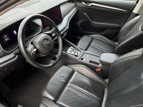Skoda Octavia 2024 Viļņa vietnē Melns Skoda Octavia 2024 Viļņa, ar dzinēja tilpumu 1.97 L un nobraukumu 208 tūkst. km par 16990 €, foto 10 vietnē AUTOMOTO.COM.LV
