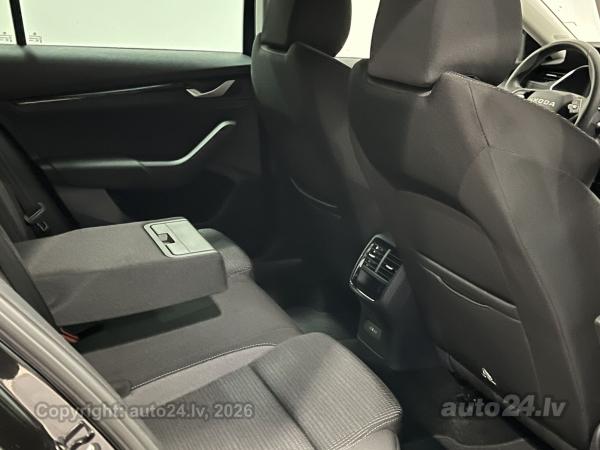 Black Skoda Octavia 2025 in Tallinn, with an engine capacity of 1.50 L and mileage of 29 thousand km for 27490 €, photo 5 on AUTOMOTO.COM.LV