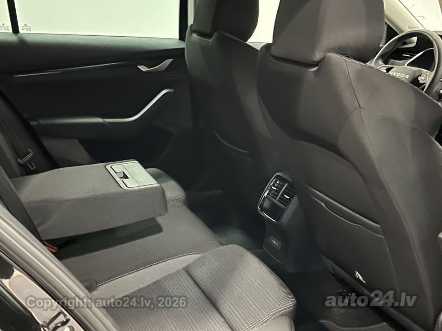 Black Skoda Octavia 2025 in Tallinn, with an engine capacity of 1.50 L and mileage of 29 thousand km for 27490 €, photo 5 on AUTOMOTO.COM.LV