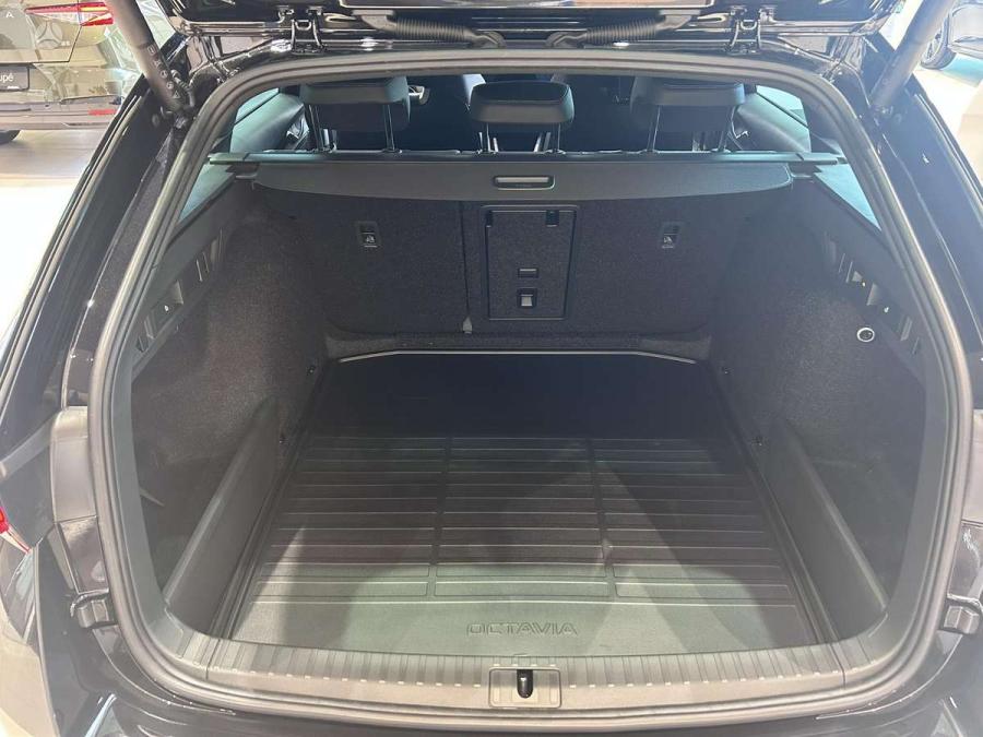 Melns Skoda Octavia 2026 Viļņa, ar dzinēja tilpumu 1.97 L un nobraukumu 0 tūkst. km par 36890 €, foto 25 vietnē AUTOMOTO.COM.LV