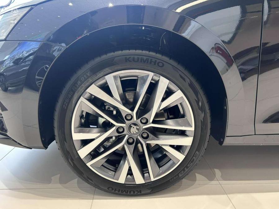 Melns Skoda Octavia 2026 Viļņa, ar dzinēja tilpumu 1.97 L un nobraukumu 0 tūkst. km par 36890 €, foto 31 vietnē AUTOMOTO.COM.LV