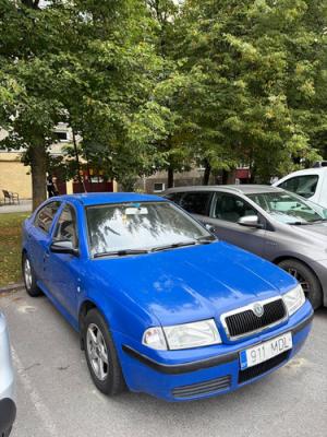 Zils Skoda Octavia 2003 Tallina, ar dzinēja tilpumu 1.90 L un nobraukumu 262 tūkst. km par 1200 €, foto  vietnē AUTOMOTO.COM.LV