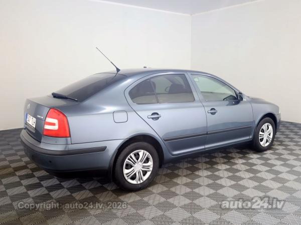 Zils Skoda Octavia 2005 Tallina, ar dzinēja tilpumu 1.60 L un nobraukumu 276 tūkst. km par 1399 €, foto 3 vietnē AUTOMOTO.COM.LV