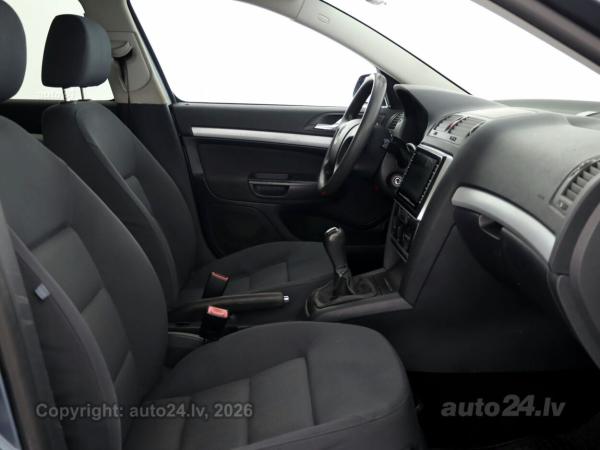 Zils Skoda Octavia 2005 Tallina, ar dzinēja tilpumu 1.60 L un nobraukumu 276 tūkst. km par 1399 €, foto 6 vietnē AUTOMOTO.COM.LV