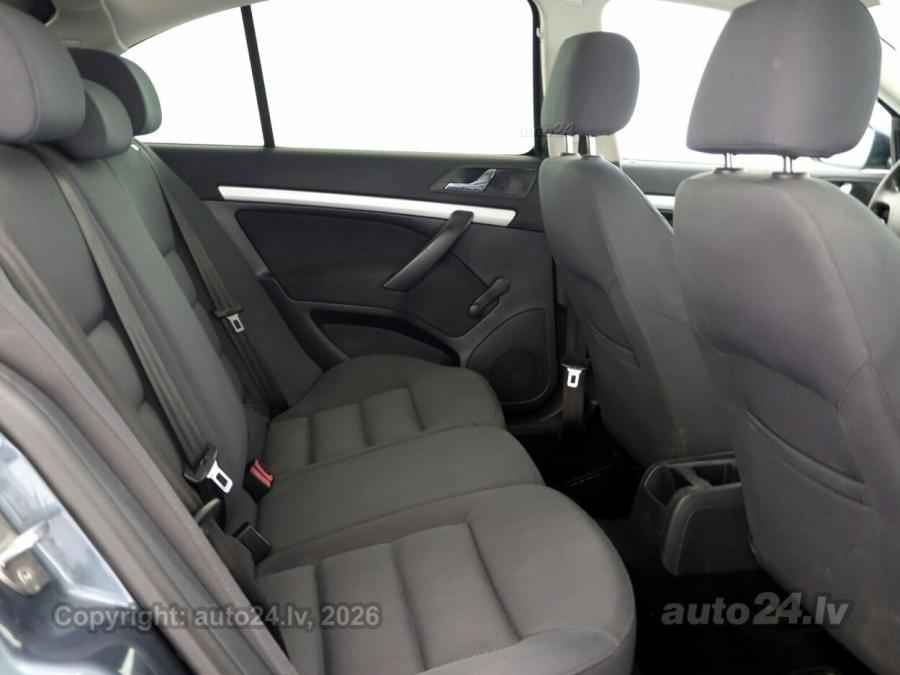 Zils Skoda Octavia 2005 Tallina, ar dzinēja tilpumu 1.60 L un nobraukumu 276 tūkst. km par 1399 €, foto 7 vietnē AUTOMOTO.COM.LV