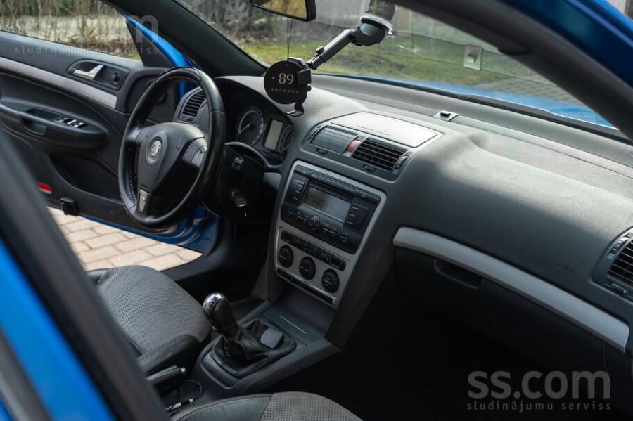 Blue Skoda Octavia 2006 in Valmiera, with an engine capacity of 2.00 L and mileage of 327 thousand km for 2390 €, photo 12 on AUTOMOTO.COM.LV
