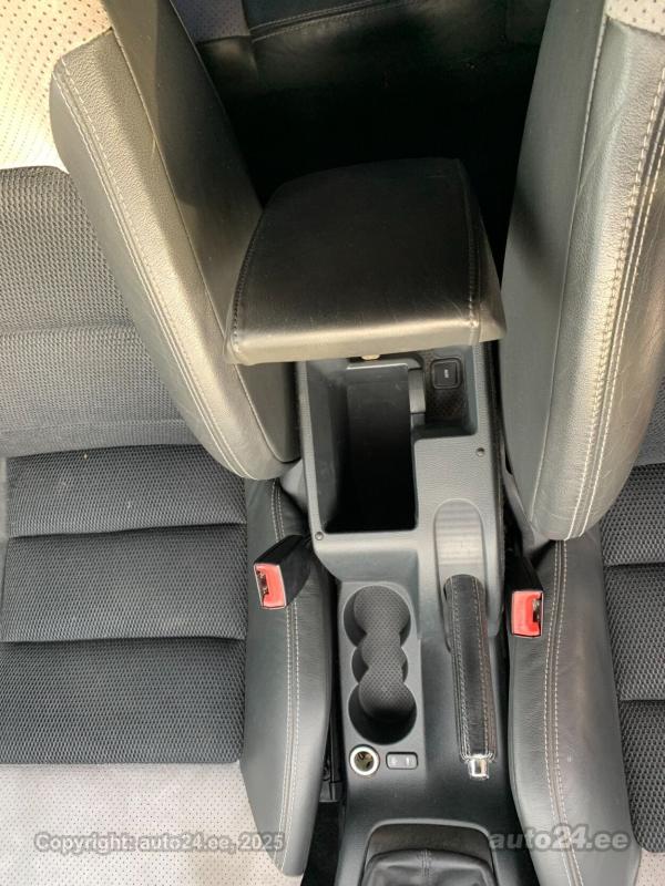 Zils Skoda Octavia 2006 Tallina, ar dzinēja tilpumu 2.00 L un nobraukumu 217 tūkst. km par 2500 €, foto 11 vietnē AUTOMOTO.COM.LV