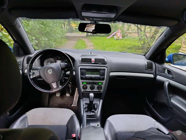 Zils Skoda Octavia 2006 Viļņa, ar dzinēja tilpumu 2.00 L un nobraukumu 244 tūkst. km par 3000 €, foto 10 vietnē AUTOMOTO.COM.LV