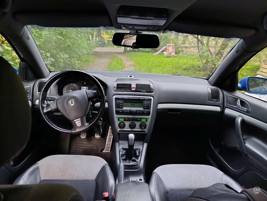 Blue Skoda Octavia 2006 in Vilnius, with an engine capacity of 2.00 L and mileage of 244 thousand km for 3000 €, photo 10 on AUTOMOTO.COM.LV