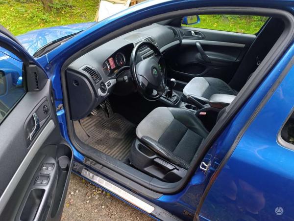 Zils Skoda Octavia 2006 Viļņa, ar dzinēja tilpumu 2.00 L un nobraukumu 244 tūkst. km par 3000 €, foto 11 vietnē AUTOMOTO.COM.LV