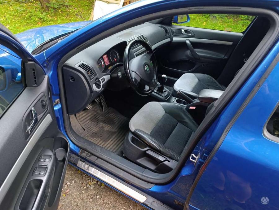 Blue Skoda Octavia 2006 in Vilnius, with an engine capacity of 2.00 L and mileage of 244 thousand km for 3000 €, photo 11 on AUTOMOTO.COM.LV