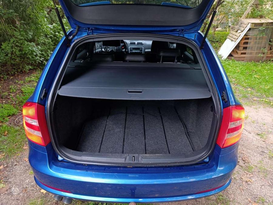 Blue Skoda Octavia 2006 in Vilnius, with an engine capacity of 2.00 L and mileage of 244 thousand km for 3000 €, photo 12 on AUTOMOTO.COM.LV