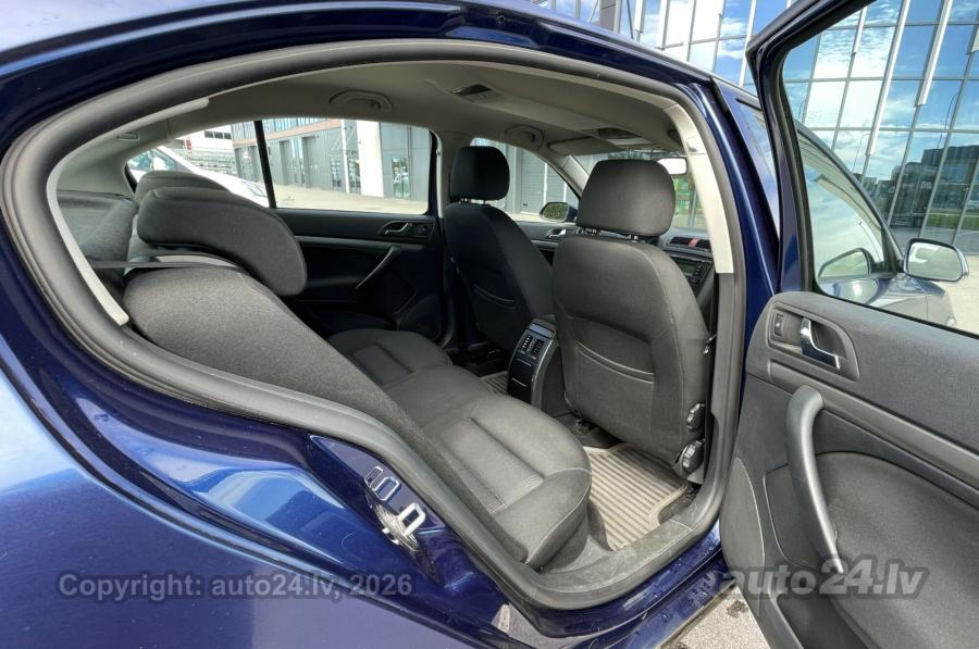 Blue Skoda Octavia 2007 in Tallinn, with an engine capacity of 1.60 L and mileage of 263 thousand km for 1999 €, photo 9 on AUTOMOTO.COM.LV