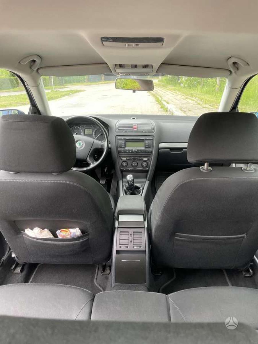 Blue Skoda Octavia 2007 in Klaipeda, with an engine capacity of 1.90 L and mileage of 350 thousand km for 1800 €, photo 11 on AUTOMOTO.COM.LV