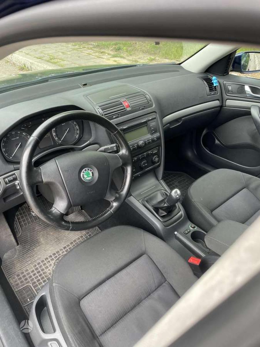 Blue Skoda Octavia 2007 in Klaipeda, with an engine capacity of 1.90 L and mileage of 350 thousand km for 1800 €, photo 13 on AUTOMOTO.COM.LV