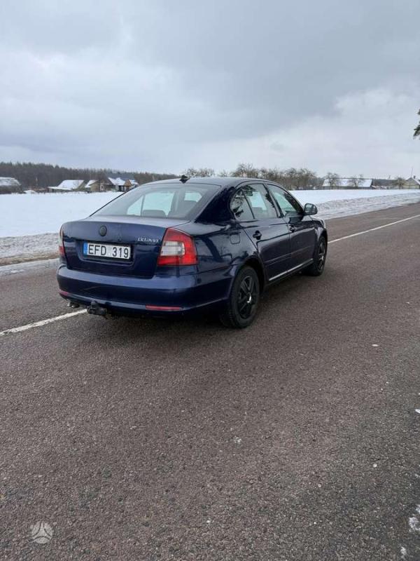 Zils Skoda Octavia 2009 Viļņa, ar dzinēja tilpumu 1.90 L un nobraukumu 404 tūkst. km par 1650 €, foto 4 vietnē AUTOMOTO.COM.LV