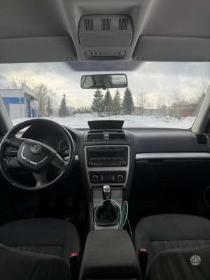 Zils Skoda Octavia 2009 Viļņa, ar dzinēja tilpumu 1.90 L un nobraukumu 404 tūkst. km par 1650 €, foto 7 vietnē AUTOMOTO.COM.LV
