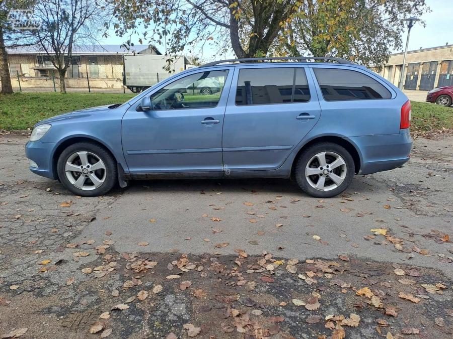 Blue Skoda Octavia 2009 in Telschi, with an engine capacity of 2.00 L and mileage of 300 thousand km for 1450 €, photo 8 on AUTOMOTO.COM.LV