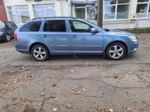 Blue Skoda Octavia 2009 in Telschi, with an engine capacity of 2.00 L and mileage of 300 thousand km for 1450 €, photo 9 on AUTOMOTO.COM.LV