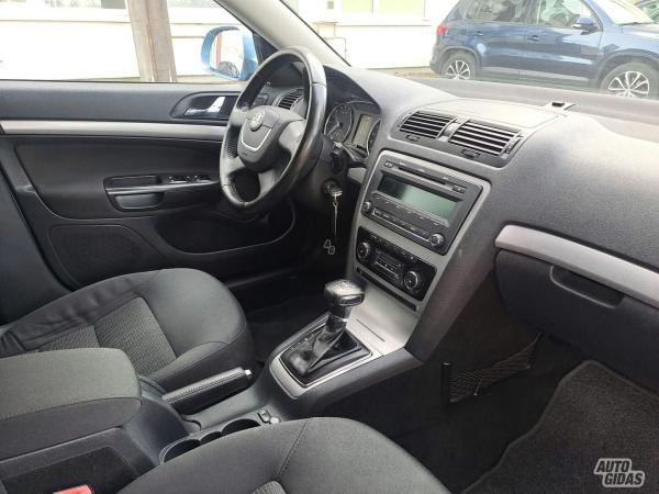 Blue Skoda Octavia 2009 in Telschi, with an engine capacity of 2.00 L and mileage of 300 thousand km for 1450 €, photo 11 on AUTOMOTO.COM.LV