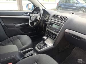 Blue Skoda Octavia 2009 in Telschi, with an engine capacity of 2.00 L and mileage of 300 thousand km for 1450 €, photo 11 on AUTOMOTO.COM.LV