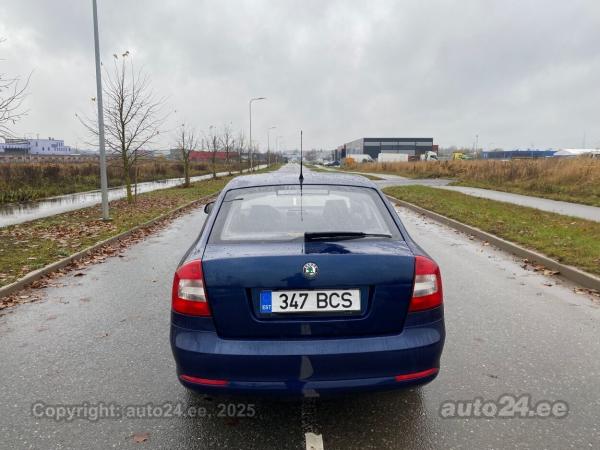 Zils Skoda Octavia 2010 Tallina, ar dzinēja tilpumu 1.20 L un nobraukumu 167 tūkst. km par 3500 €, foto 11 vietnē AUTOMOTO.COM.LV