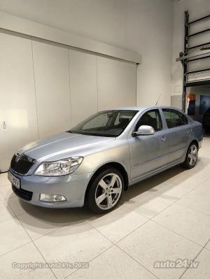 Zils Skoda Octavia 2010 Tallina, ar dzinēja tilpumu 1.60 L un nobraukumu 302 tūkst. km par 3700 €, foto  vietnē AUTOMOTO.COM.LV