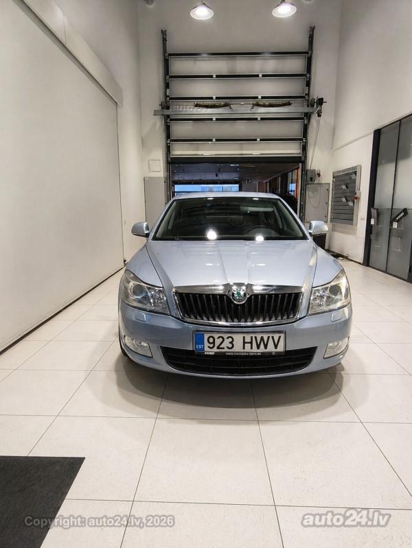 Blue Skoda Octavia 2010 in Tallinn, with an engine capacity of 1.60 L and mileage of 302 thousand km for 3700 €, photo 4 on AUTOMOTO.COM.LV