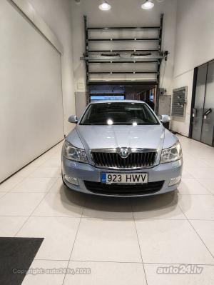 Blue Skoda Octavia 2010 in Tallinn, with an engine capacity of 1.60 L and mileage of 302 thousand km for 3700 €, photo 5 on AUTOMOTO.COM.LV
