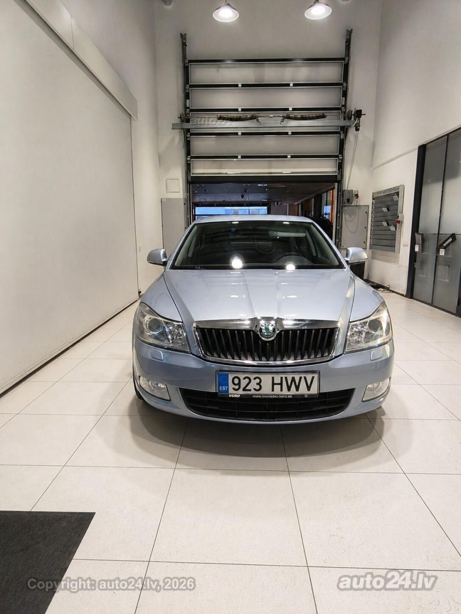 Blue Skoda Octavia 2010 in Tallinn, with an engine capacity of 1.60 L and mileage of 302 thousand km for 3700 €, photo 5 on AUTOMOTO.COM.LV