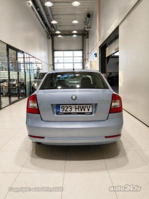 Blue Skoda Octavia 2010 in Tallinn, with an engine capacity of 1.60 L and mileage of 302 thousand km for 3700 €, photo 6 on AUTOMOTO.COM.LV