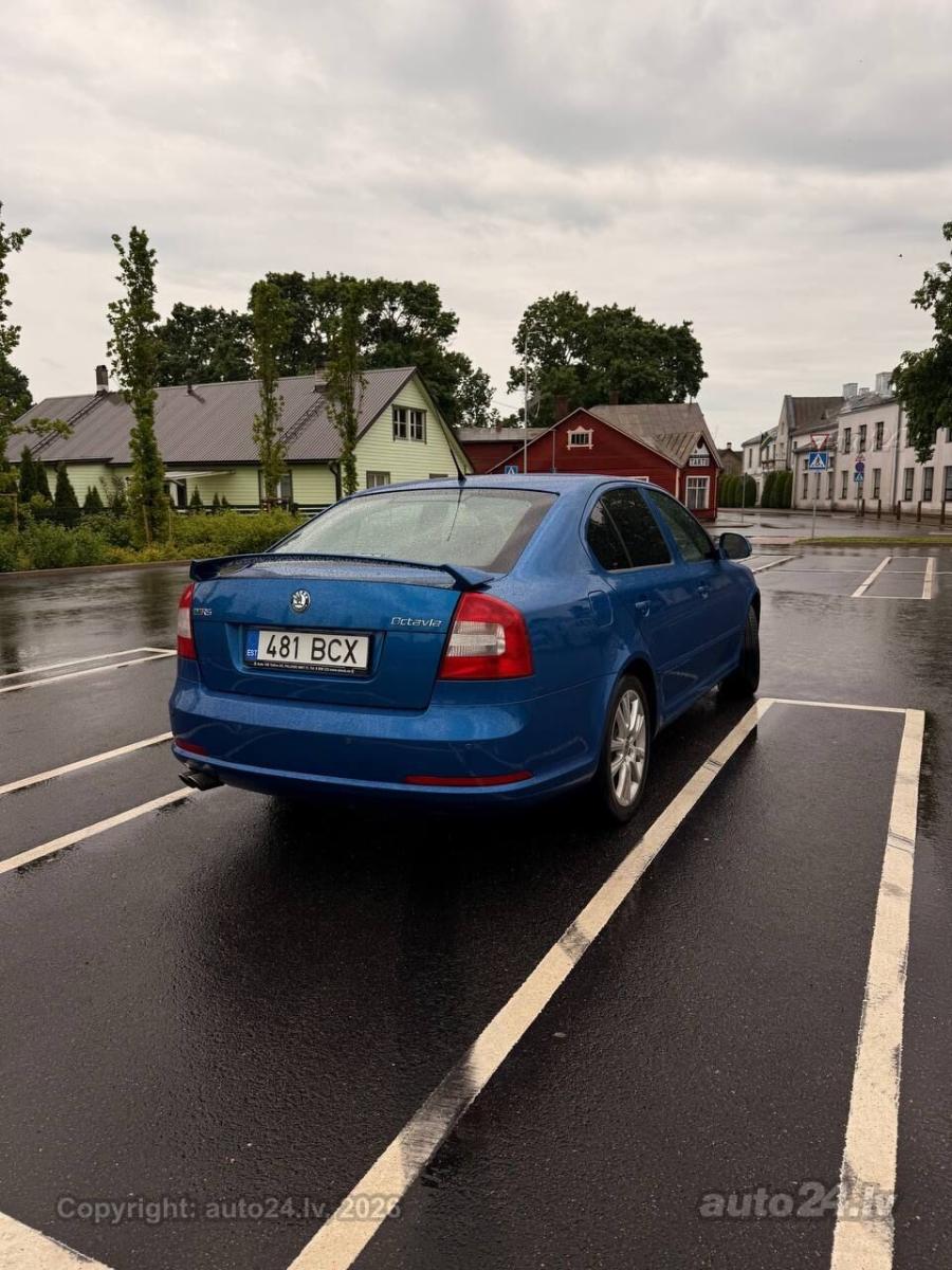 Zils Skoda Octavia 2010 Tallina, ar dzinēja tilpumu 2.00 L un nobraukumu 237 tūkst. km par 5500 €, foto 5 vietnē AUTOMOTO.COM.LV