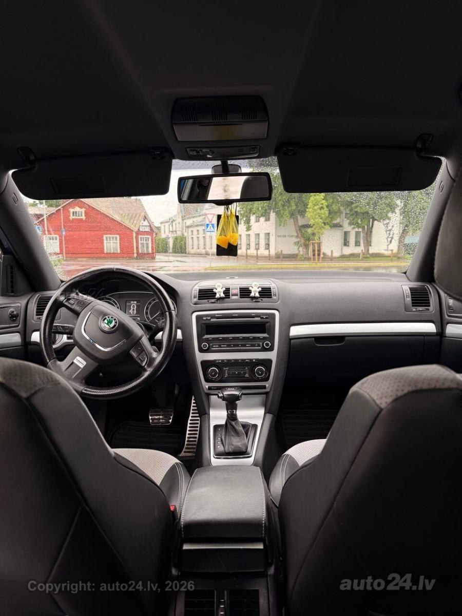 Zils Skoda Octavia 2010 Tallina, ar dzinēja tilpumu 2.00 L un nobraukumu 237 tūkst. km par 5500 €, foto 15 vietnē AUTOMOTO.COM.LV