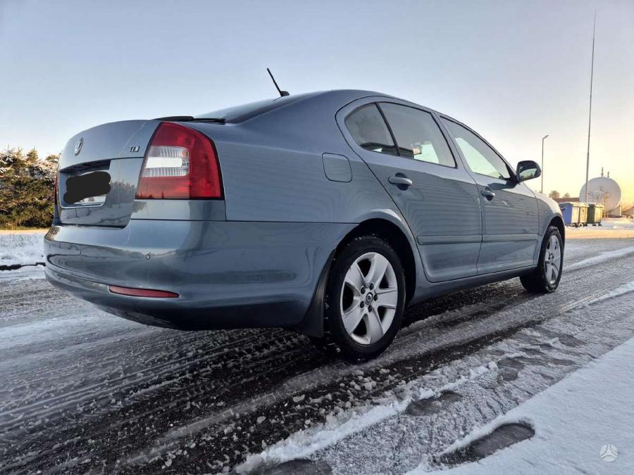 Blue Skoda Octavia 2011 in Taurage, with an engine capacity of 1.60 L and mileage of 240 thousand km for 4200 €, photo 6 on AUTOMOTO.COM.LV