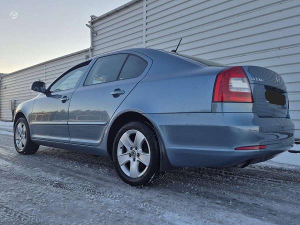 Blue Skoda Octavia 2011 in Taurage, with an engine capacity of 1.60 L and mileage of 240 thousand km for 4200 €, photo 7 on AUTOMOTO.COM.LV