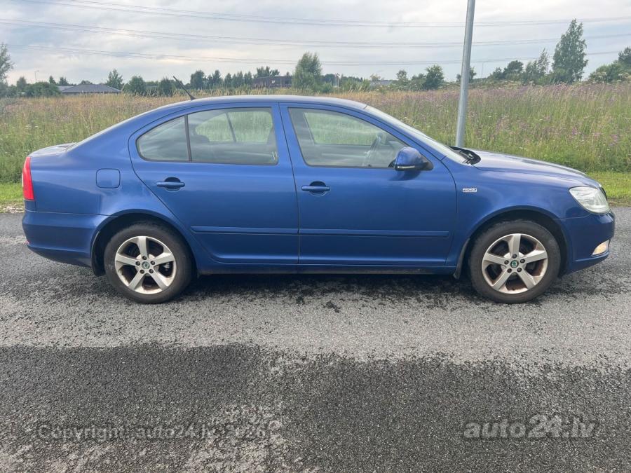 Zils Skoda Octavia 2011 Tallina, ar dzinēja tilpumu 1.20 L un nobraukumu 123 tūkst. km par 3400 €, foto 3 vietnē AUTOMOTO.COM.LV