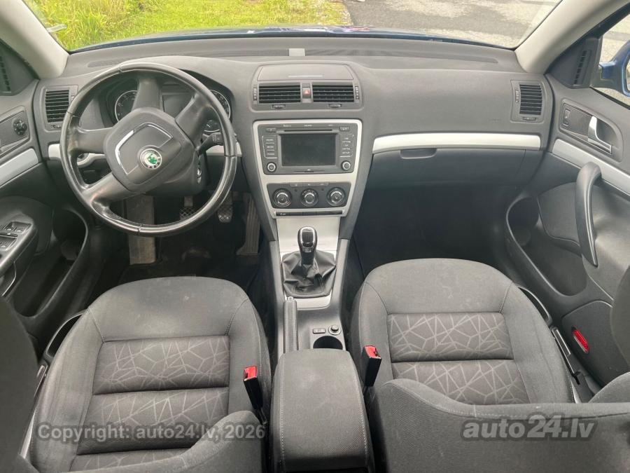 Zils Skoda Octavia 2011 Tallina, ar dzinēja tilpumu 1.20 L un nobraukumu 123 tūkst. km par 3400 €, foto 12 vietnē AUTOMOTO.COM.LV